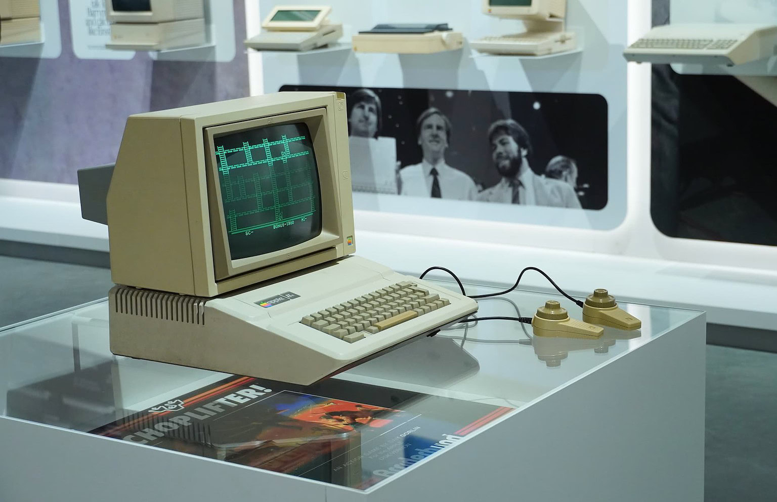 Apple Museum vanaf nú open voor publiek: wandel door 50 jaar Apple ...